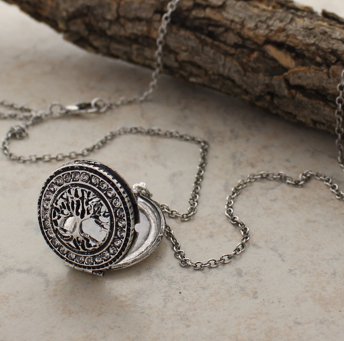 TREE OF LIFE ESSENTIAL OIL DIFFUSER NECKLACE – Timeless Irish Treasures